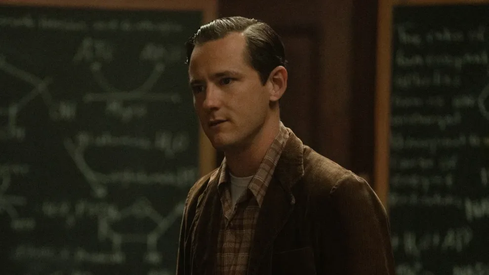 “Lessons in Chemistry” (2023-) – Movies To History.com