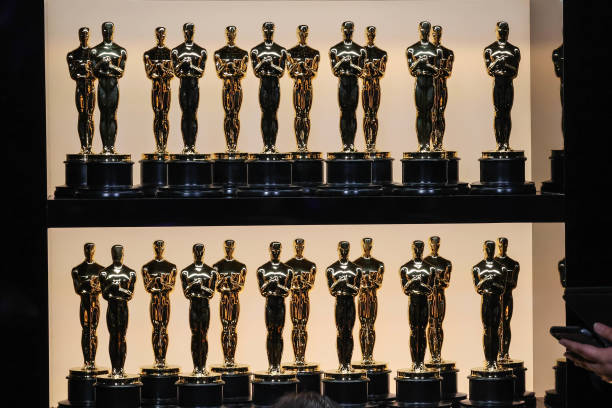 Academy Award Statuettes – Movies To History.com